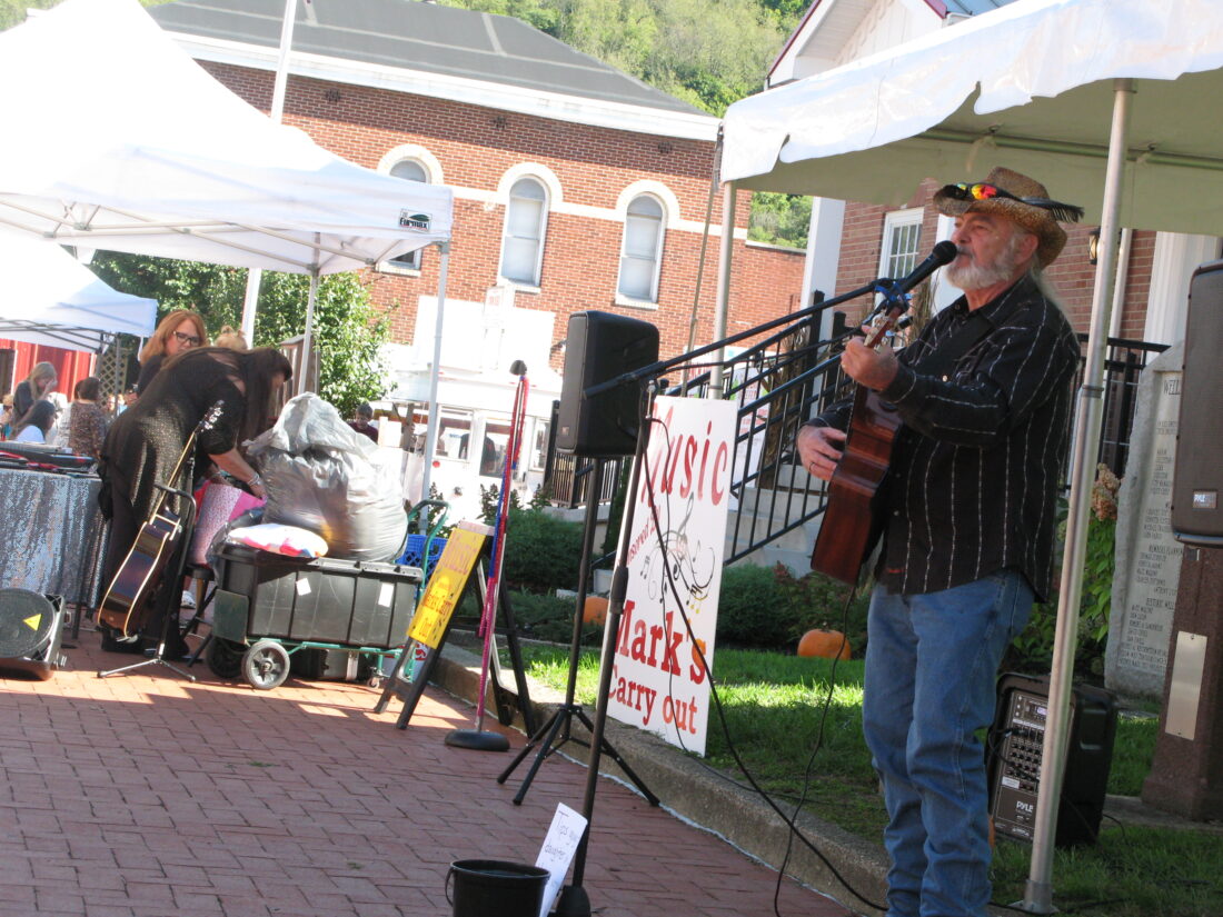 Applefest offered much to see, do and taste | News, Sports, Jobs ...